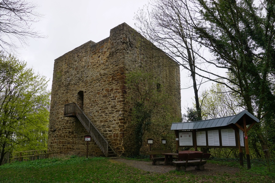 Ruinen und Flieger im Wiehen bei Preußisch Oldendorf - wanderrattes ...